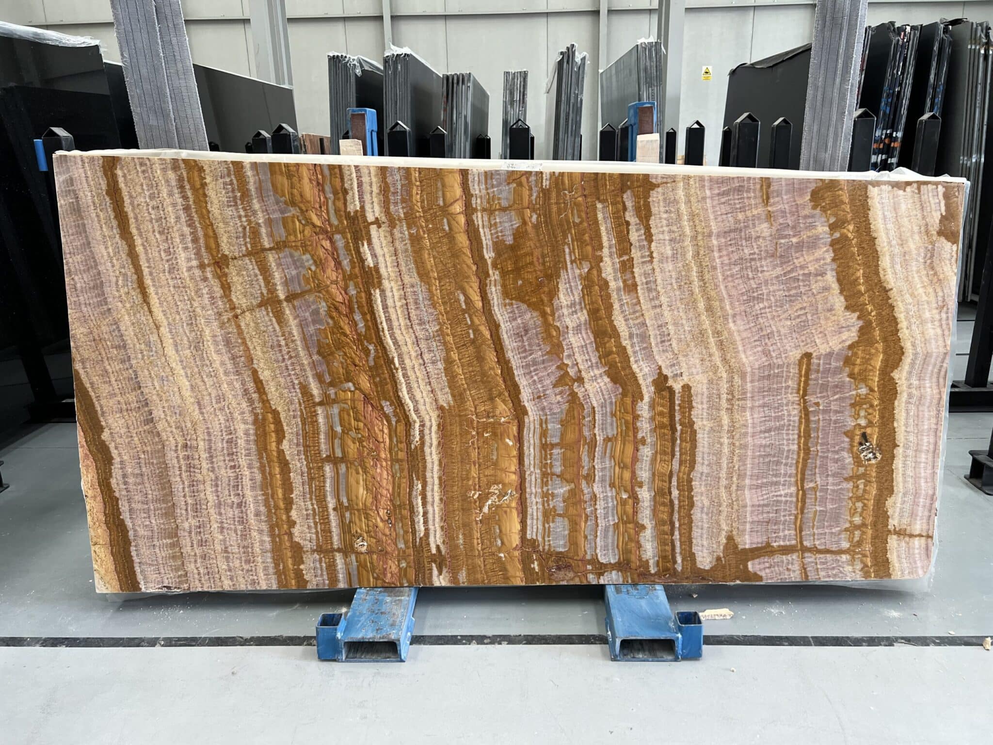 ONYX MULTICOLOR PULIDO - Mediterranea Stone